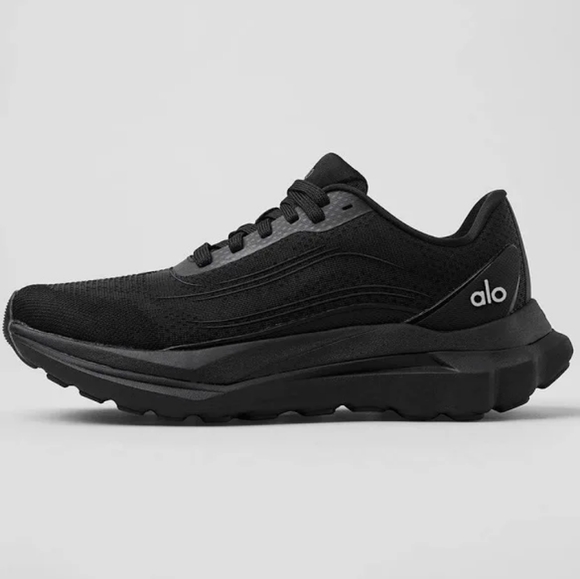 ALO Yoga | Shoes | Alo Yoga Runner Sneaker Running Shoe In Black Sz 85 ...